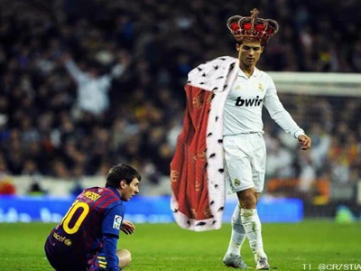 Biếm họa hậu Siêu kinh điển: Messi quỳ gối trước Ronaldo | Giáo dục ...