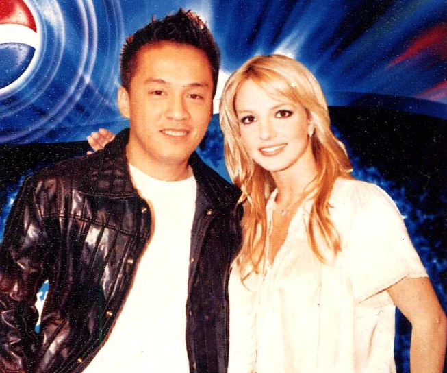 Lộ ảnh "thân mật" của Lam Trường với Britney Spears, Kim Nam Joo | Giáo ...