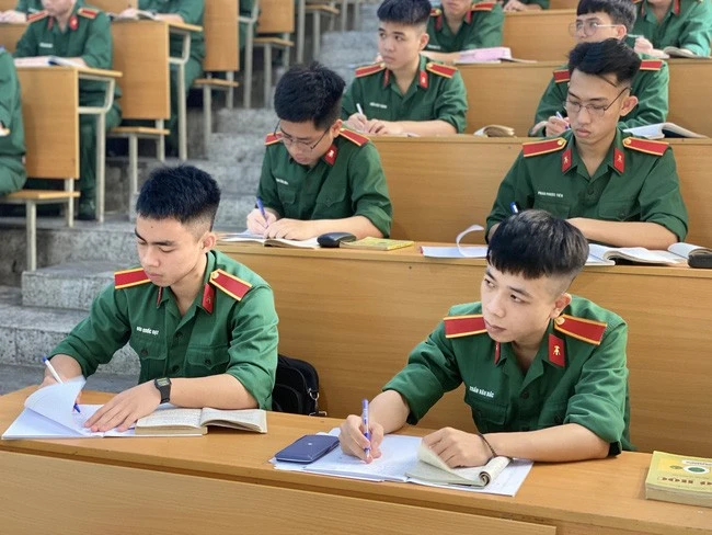 Năm 2026, Bộ Quốc phòng dự kiến tuyển hơn 5.400 chỉ tiêu cho 23 trường ...