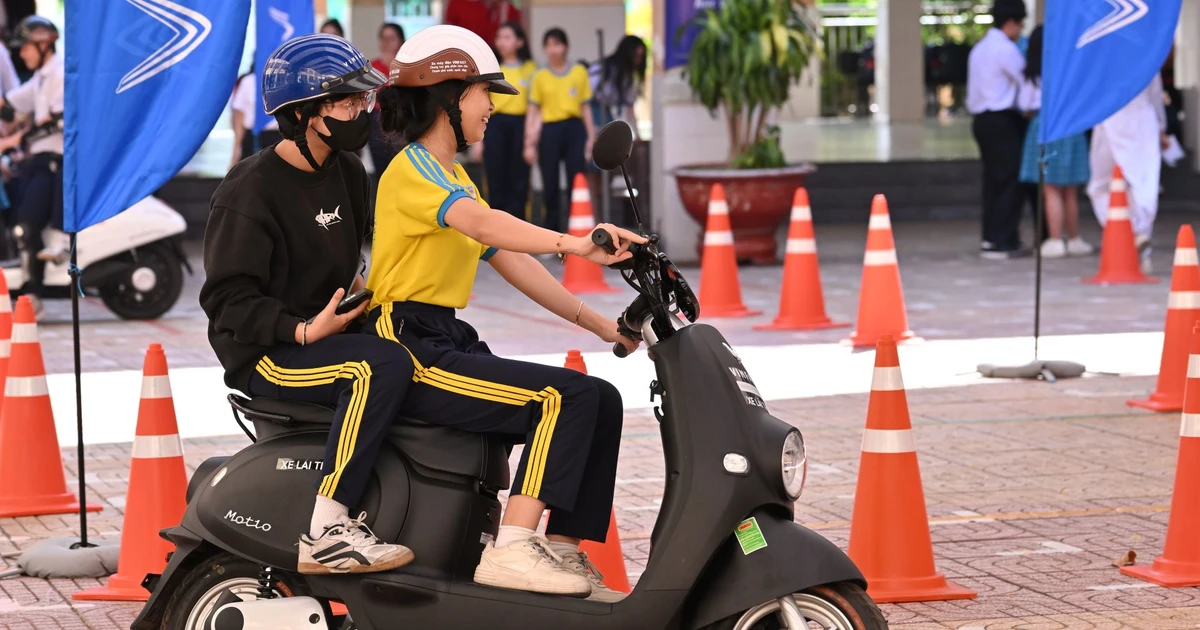 Xe máy điện VinFast Motio và 3 điểm chinh phục phái nữ | Giáo dục Việt Nam