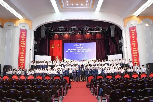 Trường Quốc tế bám sát hai trụ cột chiến lược quốc tế hóa và chuyển đổi ...